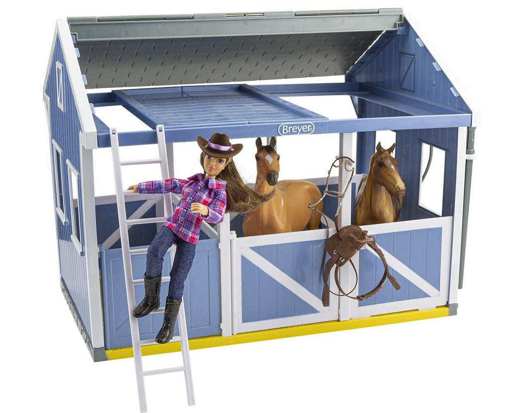 Breyer Freedom Deluxe Country Stable with Horse & Wash Stall – Breyer ...